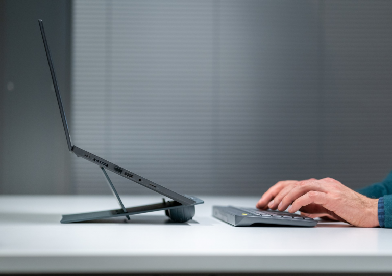 How to properly set up a laptop stand to avoid neck pain? – Gymba®